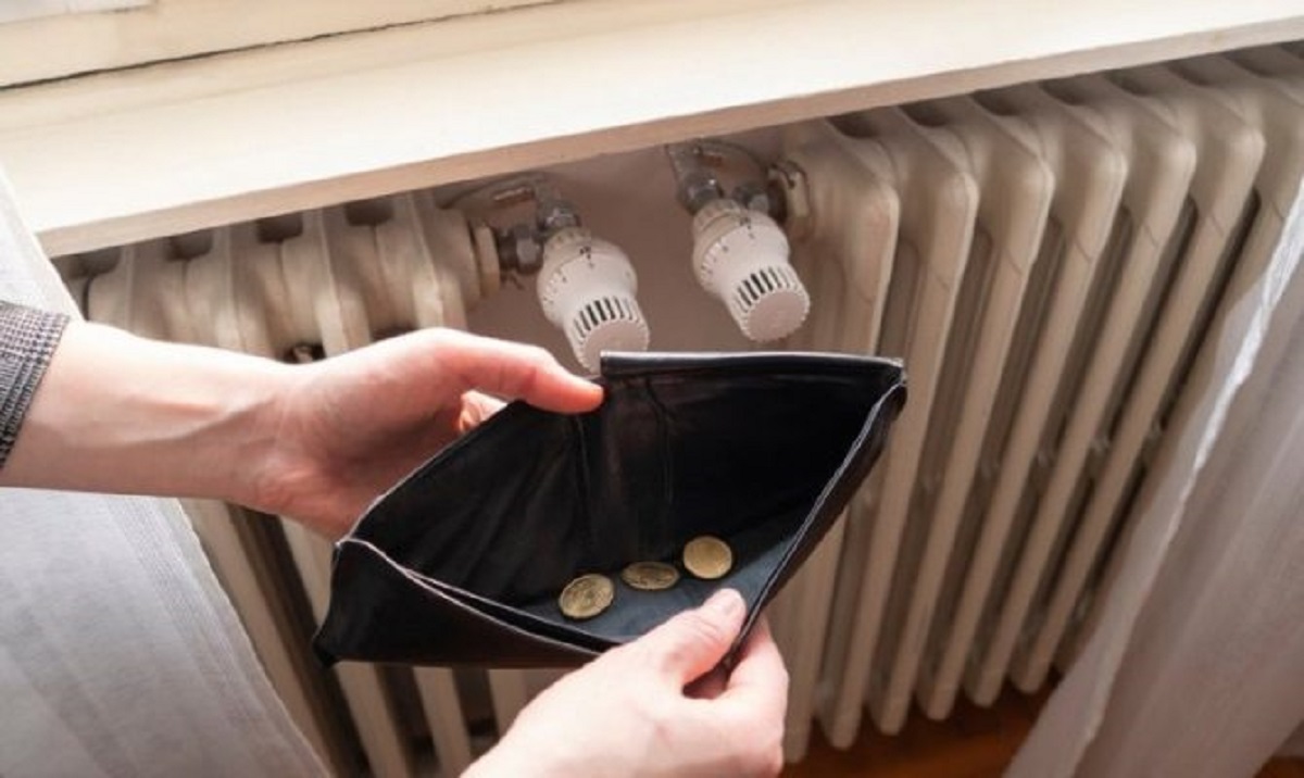 ΓΕΛΑΝΕ στον «αέρα» με τις κουβέρτες και το κρύο – Δεν έχουν το θεό τους… - elora.gr