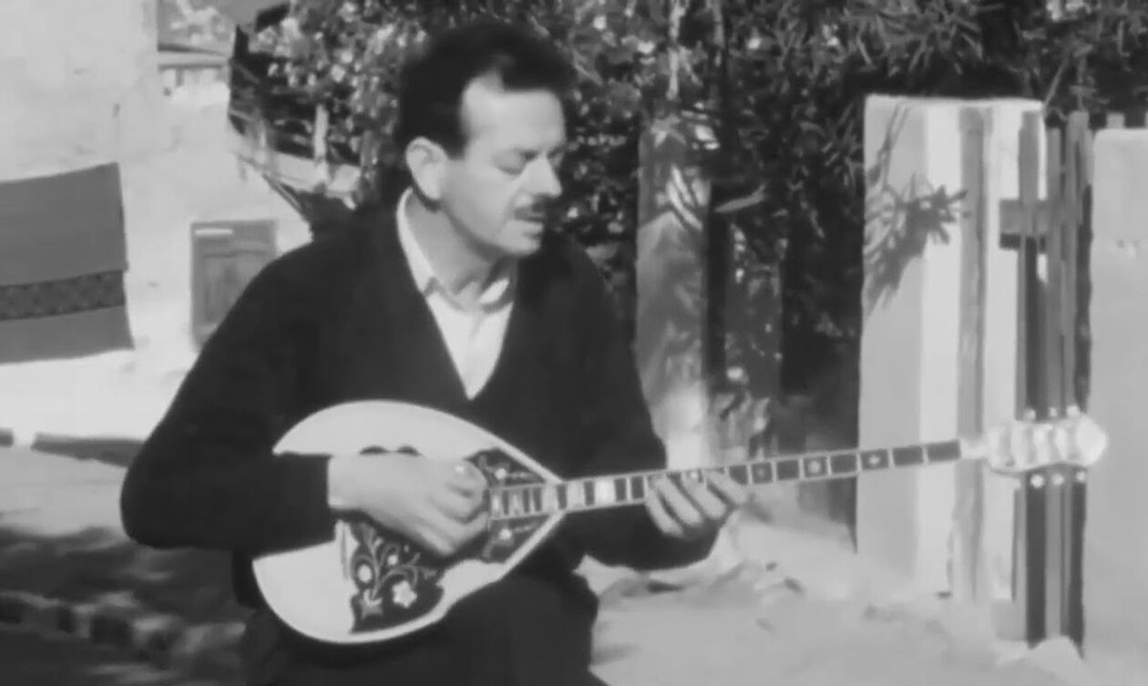 Βασίλης Τσιτσάνης: Η ιστορία πίσω από την «Συννεφιασμένη Κυριακή» και ο αρχικός τίτλος - elora.gr