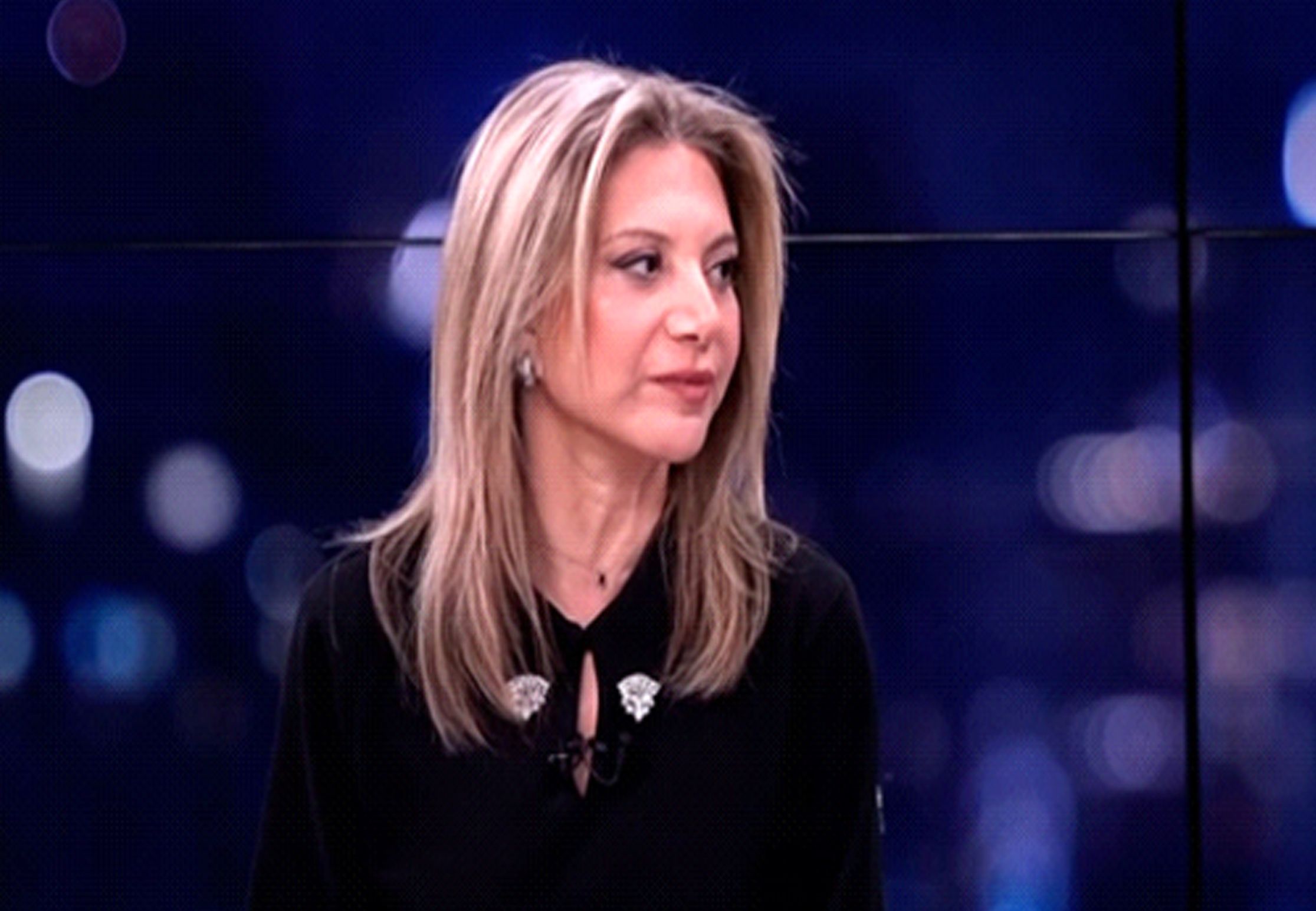 ΤΟ «ΚΟΜΜΑ ΚΑΡΥΣΤΙΑΝΟΥ» ΤΑΡΑΖΕΙ ΤΟ ΠΟΛΙΤΙΚΟ ΣΚΗΝΙΚΟ - elora.gr