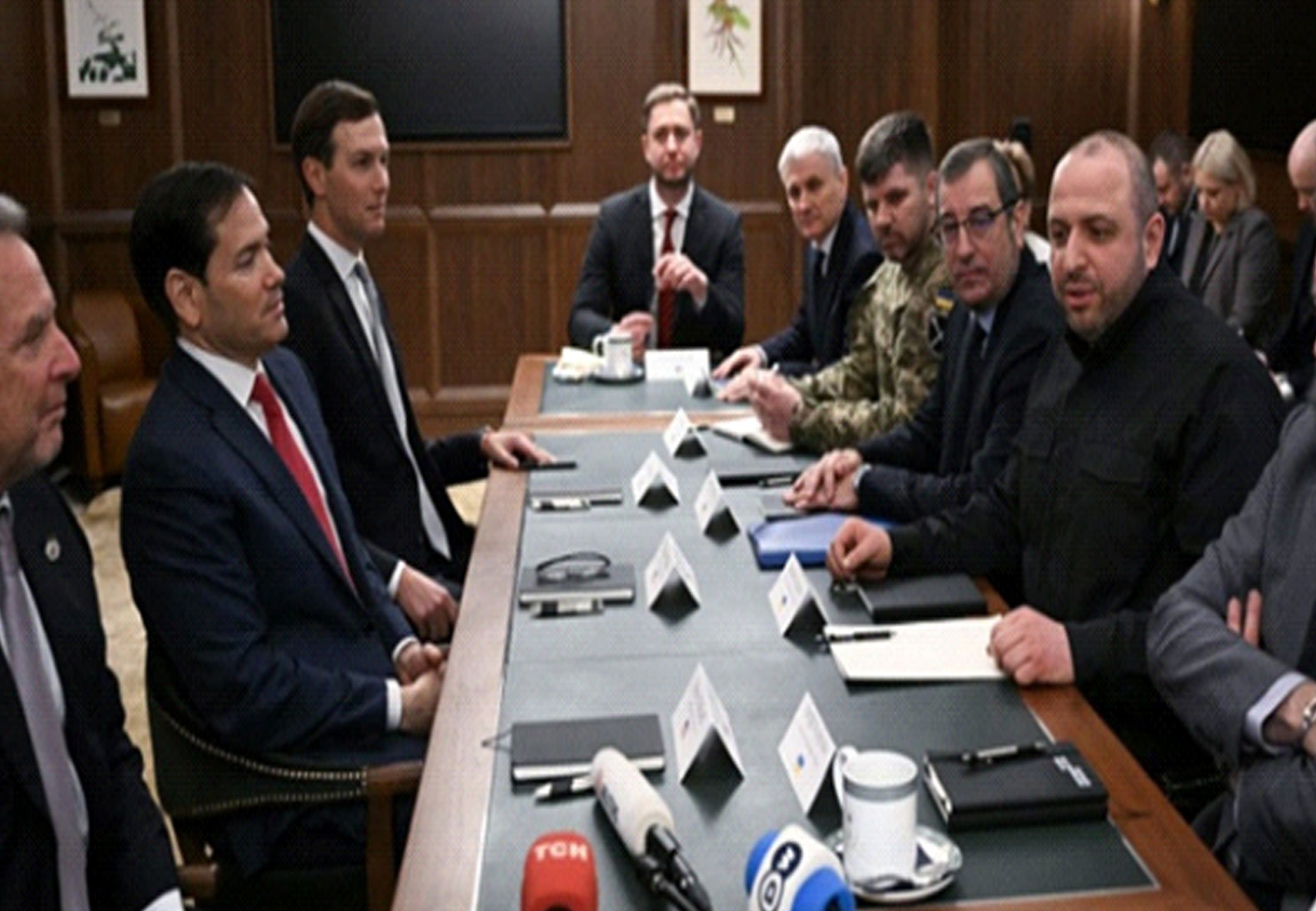 ΣΥΝΑΝΤΗΣΗ ΟΥΚΡΑΝΩΝ ΚΑΙ ΑΜΕΡΙΚΑΝΩΝ ΑΞΙΩΜΑΤΟΥΧΩΝ - elora.gr