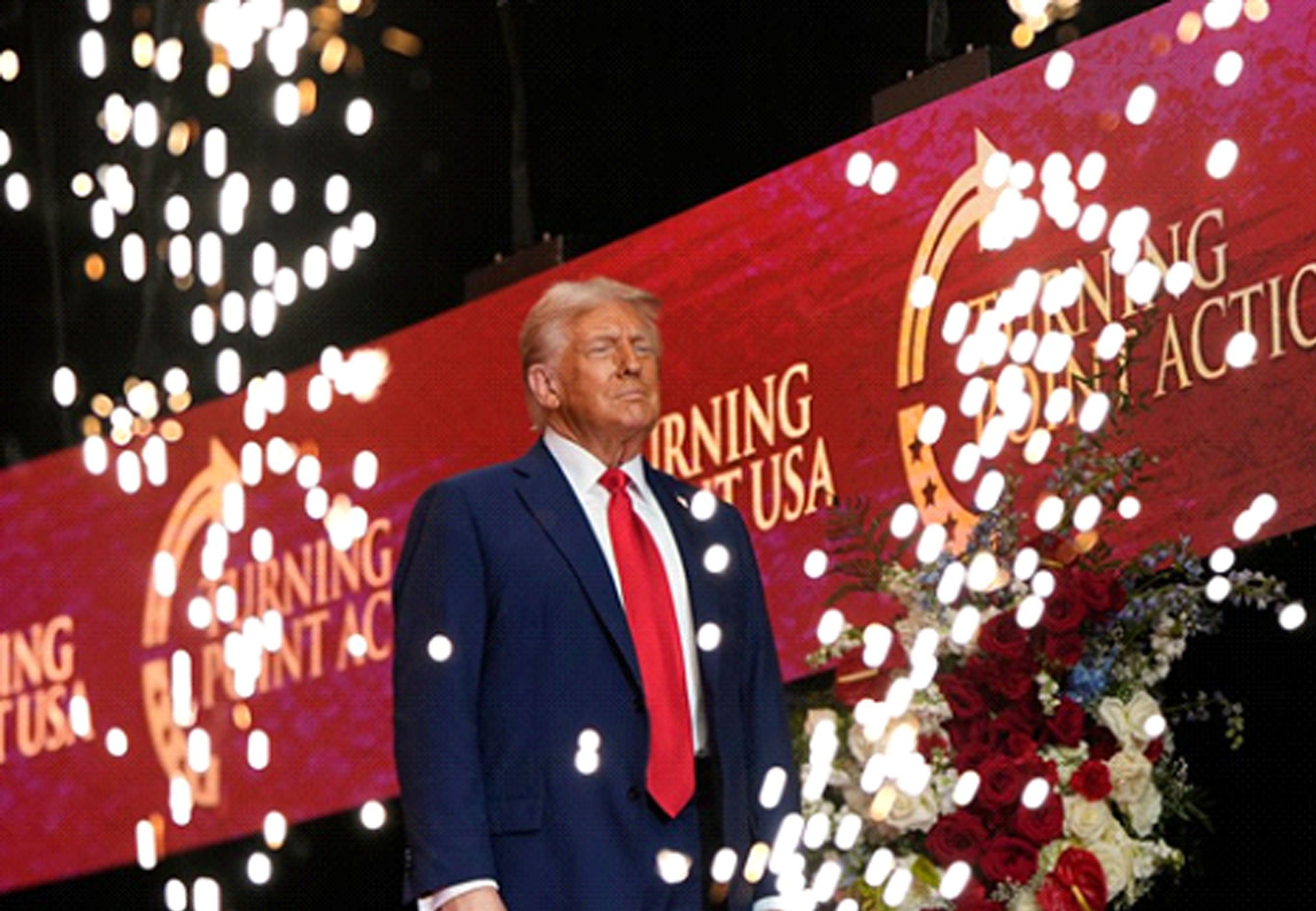 Ο ΤΡΑΜΠ ΒΑΖΕΙ ΤΑΞΗ… ΣΤΟ «ΜΠΑΧΑΛΟ»! - elora.gr